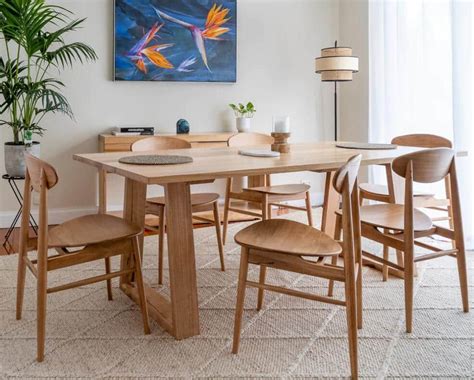 8 Walnut Dining Tables To Create An Elegant Style