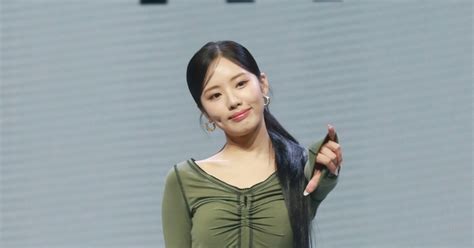 프로미스나인 박지원 완벽한 각선미[★포토]