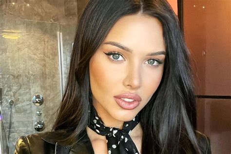 Анастасия Решетова сняла фильм про саму себя где показала видео с родов