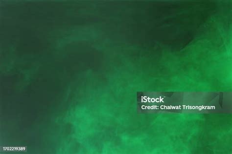 검은 배경에 녹색 다채로운 염료 예술 추상 연기 질감 컬러 액체 염료 스플래쉬 페인트 추상 색상 추상 질감 녹색에 대한 스톡 사진 및 기타 이미지 Istock