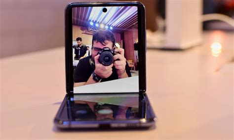 Samsung Galaxy Z Flip First Impressions The Sexiest Smartphone In The World Right Now