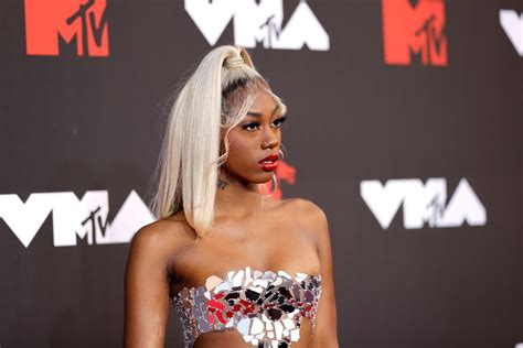 Flo Milli Seemingly Confirms Pregnancy After Blaming It On Bloating