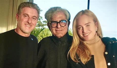 Angélica E Luciano Huck Participam De Retiro Expandindo A Consciência