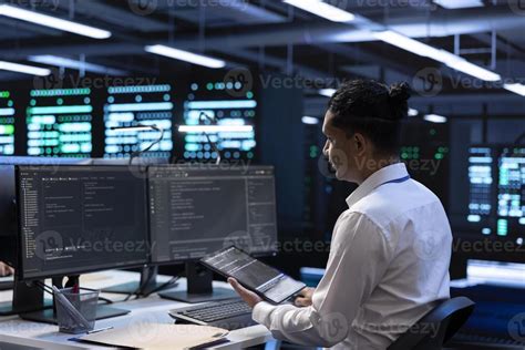 Computadora Científico Haciendo Anual Chequeo A Prolongar Datos Centrar Electrónica Vida Lapso Y