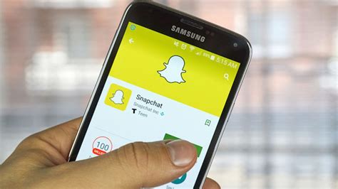 10 Thoughts You Have When Your Ex Looks At Your Snap Story