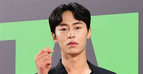 [포토] 이재욱 시크한 하트