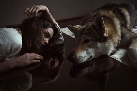 عکس دختر و گرگ برای پروفایل با کیفیت بالا مینویسم