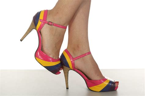 How To Combine Pedicure And Sandals Geniusbeauty