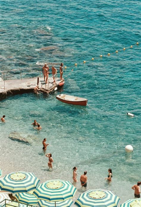 9 Hot Sexy Brydie Mack Bikini Pics