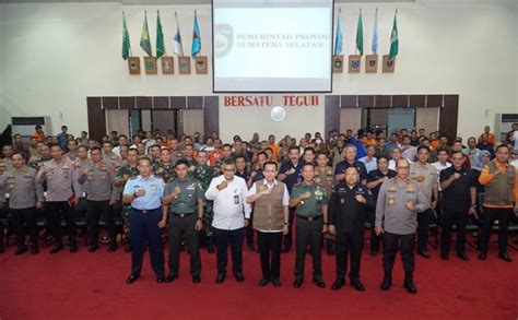 Agus Fatoni Pimpin Rapat Koordinasi Percepatan Pengendalian Karhutla