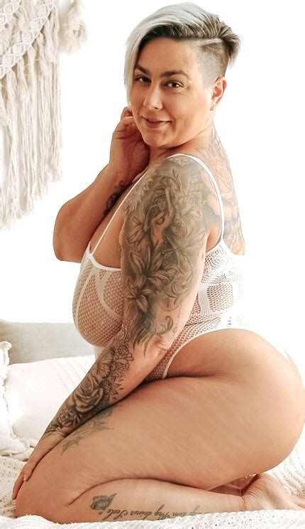 Isabelle Bella Boobpedia Encyclopedia Of Big Boobs