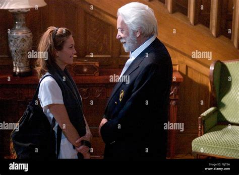 Dec 24 2004 Vancouver Bc Canada Diane Lane And Donald Sutherland