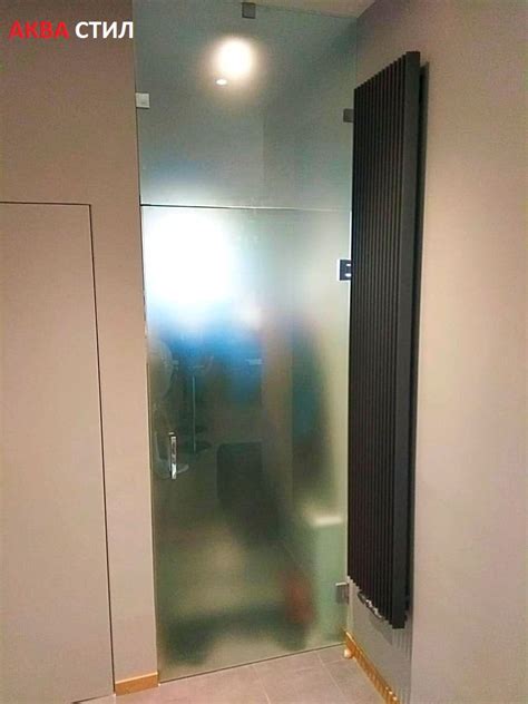 Стъклени врати на панти Обзавеждане за баня и мебели Аква Стил