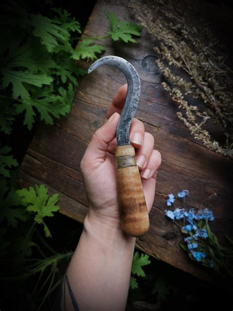 Boline Knife Hand Forged Ritual Blade Made In Canada Skoutpost Hammerthreads