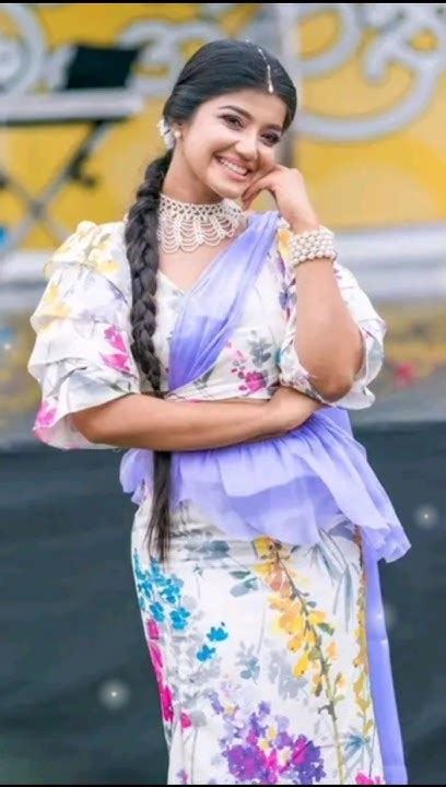 ලස්සනම ලස්සන බතික් ඔසරි විලාසිතා 2025 Aurudu Outfit Roshel Roger Aurudu Srilanka Outfit