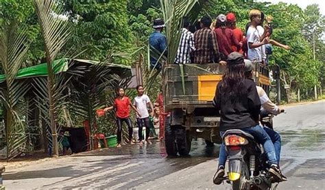 မြောက်ဦးမြို့တွင် နှစ်သစ်ကူးသင်္ကြန်အကျနေ့ ရေကစားမဏ္ဍပ်များ၌ ပျော်ရွှင