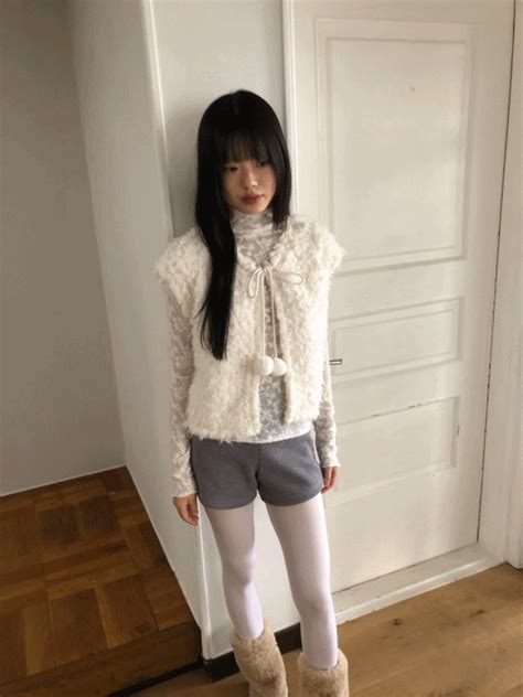 퐁퐁 리본 퍼 반팔 볼레로 조끼 가디건 에이블리