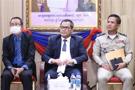 អភិបាលខេត្តព្រៃវែង ជំរុញឲ្យមន្ដ្រីយកចិត្តទុកដាក់បន្ថែម