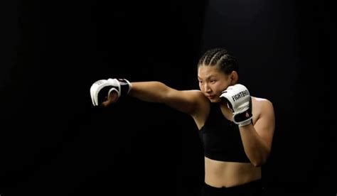 Б Алтанчимэг холимог тулааны ДАШТ ээс медаль хүртсэн анхны монгол тамирчин боллоо