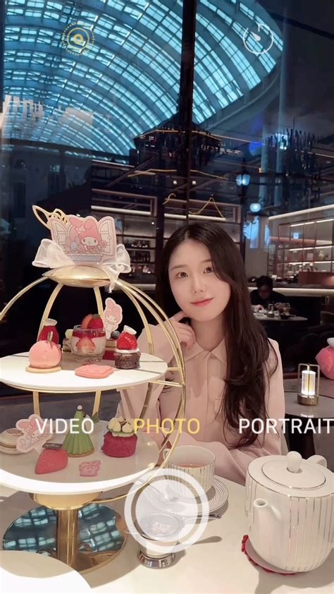 현진 Hyeonjin 협찬 전 세계 1위 더모코스메틱 라로슈포제에서 New 유비데아 톤업 로지 글로우 선크림을 출시했습니당♥ 전세계 No1 피부 전문가 추천