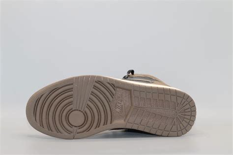 کتانی نایک ایر جردن 1 او جی پالومینوnike Air Jordan1 ویگمور