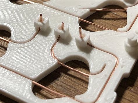 this raspberry pi pico based macro keyboard features a 3d printed