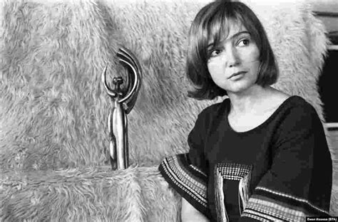 Някъде в кв Изток Как живя актрисата Виолета Донева убита в дома си