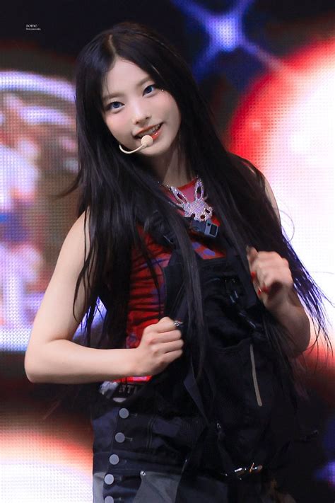 최근 파란 렌즈 낀 뉴진스 해린 연예이슈 수다방 네모판