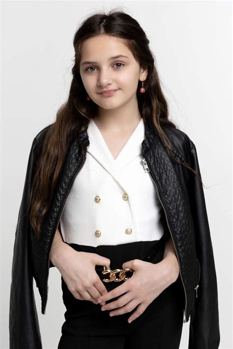 Allison J New View Modeling