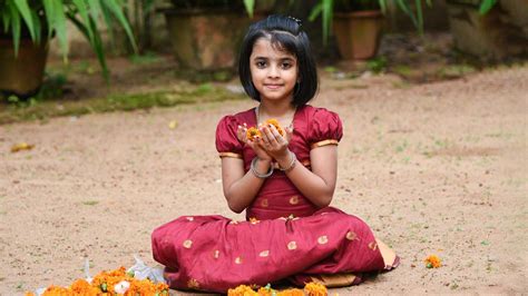 लड़कियों को आखिर क्यों कहा जाता है लक्ष्मी Why Girls Are Called