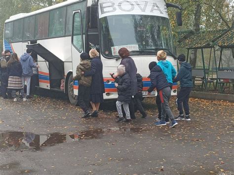 З двох спецзакладів на Харківщині евакуювали 32 дитини з вадами