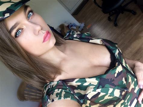 The Gorgeous Alex Clark Pictures Shooshtime