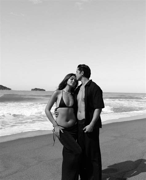 Beach Couples Pictures