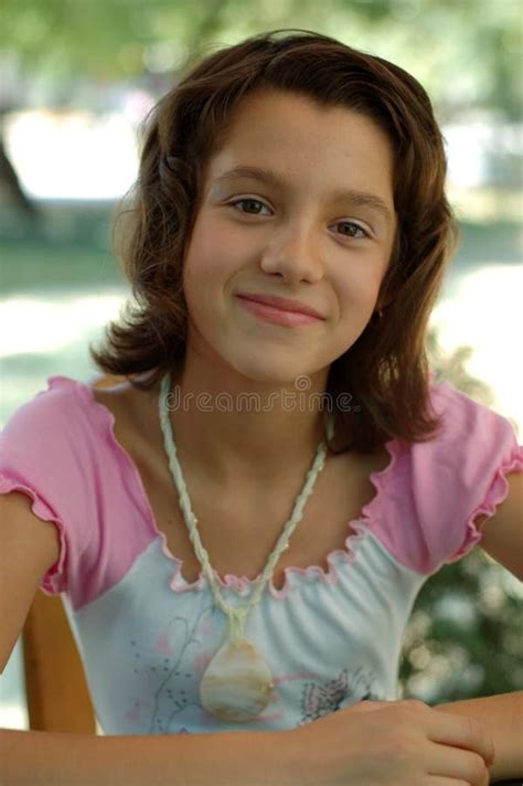 Ritratto Di Una Ragazza Fotografia Stock Immagine Di Divertimento