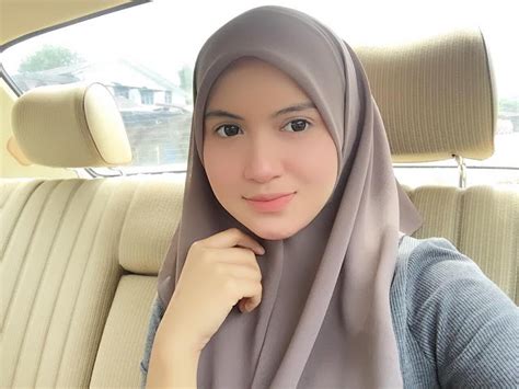 Malay Beautiful Hijaber Asyiqin Khairi Cute Pemuja Wanita
