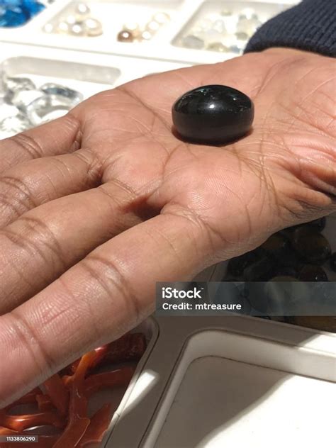 자연 Navratna 소중 하 고 반 귀중 한 보석을 이미지 표시 상자 산호 호박 아 메시 스 트 청금석 맬 러 카이트와 알렉산더 다이아몬드와 사파이어 진주의 별을 인도 돌