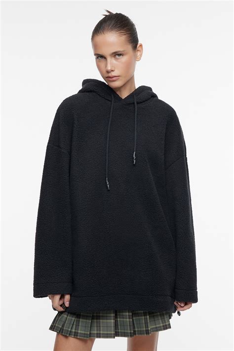 Худи oversize флисовая с капюшоном и карманами 2341285902, цвет: черный ...
