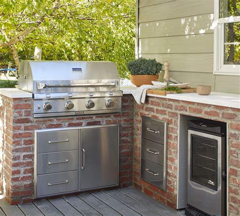 15 Outdoor Grill Ideas For Your Summer Entertaining Spot