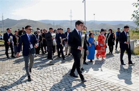 ХАРЬ ОРОНД ХЭЛМЭГДЭГСДИЙН ДУРСГАЛЫГ ХҮНДЭТГЭЛЭЭ Өөр