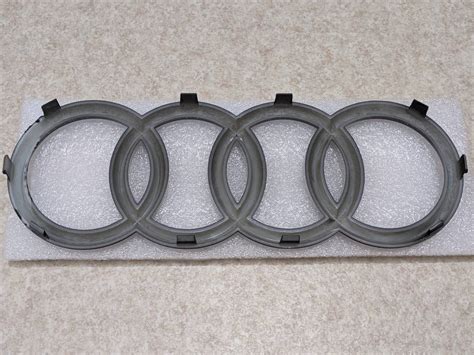 アウディ フロントグリル エンブレム グロスブラック 光沢黒 高品質 Audi A1 A3 A4 A5 A6 A7 4k F2 C8 ツメあり