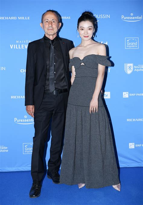 Photo Jacques Malaterre Et Meng Lin Gong Arrivées Sur Le Tapis Bleu