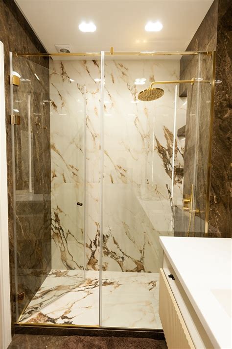 Душевые кабины из стекла на заказ по низким ценам в Москве в стекольной ...