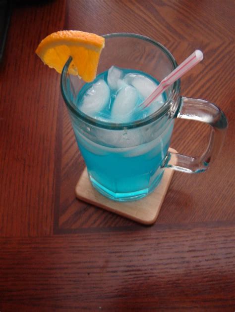 Disco Lemonade 05 Oz Blue Curacao Mikes Hard Lemonade 15 Oz Vodka