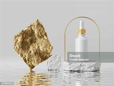 3d 렌더 골든 드롭퍼 캡이 달린 흰색 화장품 항아리가 거친 조약돌 플랫폼에 배치되었습니다 현대 뷰티 제품 프리젠 테이션 최소한의 빈 패키지 모형 상업 쇼케이스 3차원