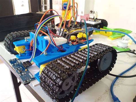 เตรียมอบรมหลักสูตรเขียนโปรแกรมบอร์ดสมองกลคอนโทรนเลอร์ความคุมหุ่นยนต์ แบบอัตโนมัติ อบรมออนไลน์