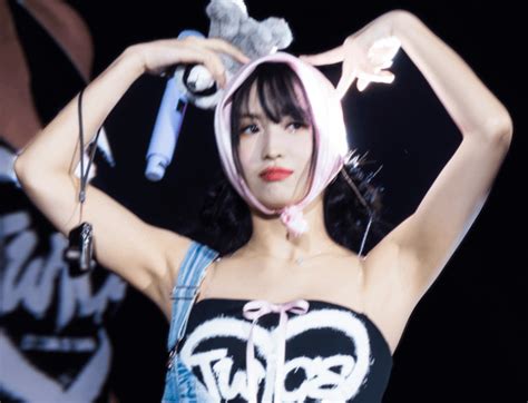 Twice - Momo : r/KpopArmpit