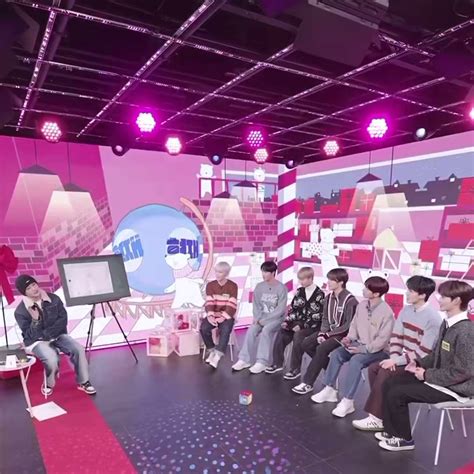 후배님들 팬덤 이름 넣어서 자장가 불러주고 나서 후배님들보고는 더비넣어서 해달라고 더비해조 해주는거 너무 사랑스럽지 🥹🥹 현재쨈 Tbzzzam