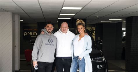 Olivia Attwood S Babefriend Splashes Nearly 100K On New Range Rover For The Love Island Star