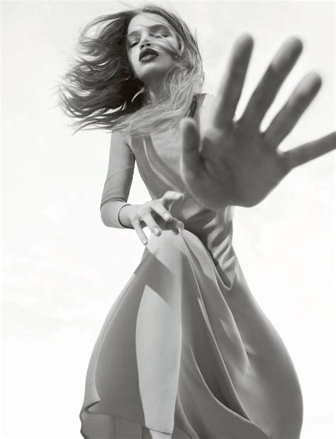 50 Best Model Poses From Top Models 5 Freebies