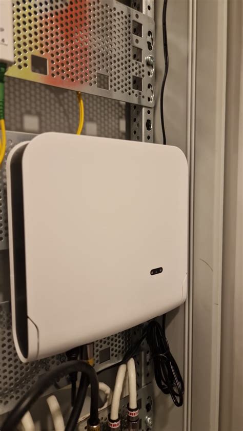 is this a wifi router or do i have to buy a fritzbox r germany